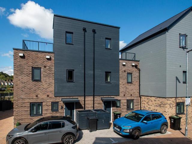 Victor Francis Crescent, Ipswich IP1, 2 bed property to rent, £1,485 pcm | PrimeLocation
