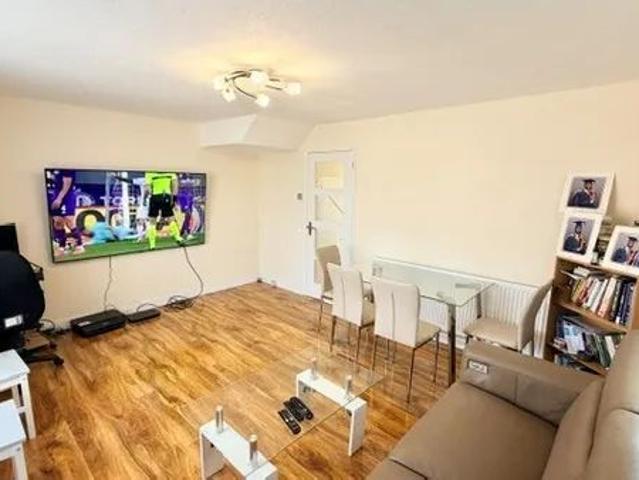 Victor Walk, Hornchurch, RM12 4XQ, Property for rent