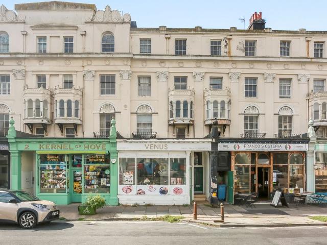 Victoria Terrace, Hove BN3, 2 bed flat to rent, £1,800 pcm | PrimeLocation
