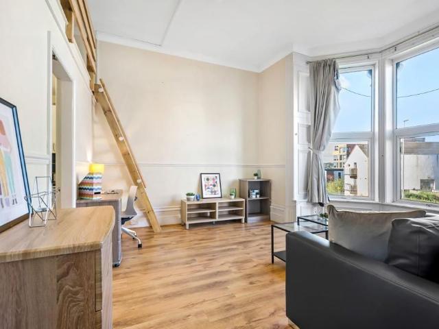 Victoria Terrace, Leeds LS3, 1 bed terraced house to rent, £867 pcm | PrimeLocation