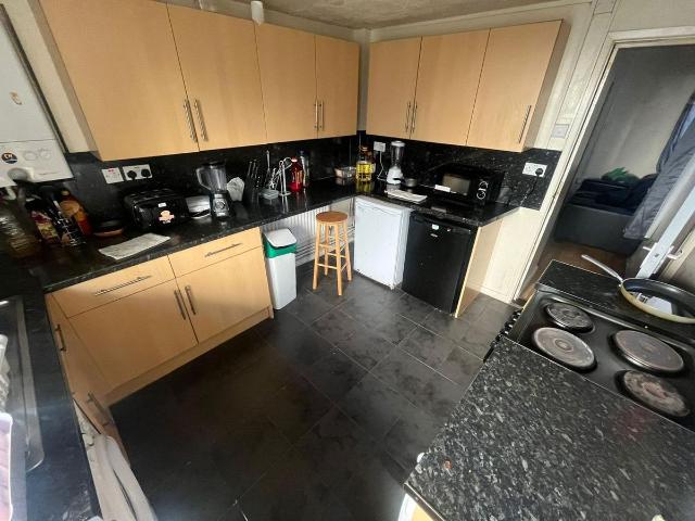 Victoria Terrace, Swansea SA1, 5 bed shared accommodation to rent, £1,600 pcm | PrimeLocation