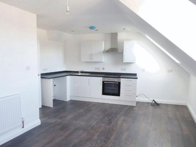 Victoria Terrace, Whitley Bay NE26, 2 bed flat to rent, £725 pcm | PrimeLocation
