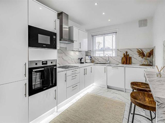Victoria Way, Charlton SE7, 1 bed flat to rent, £1,700 pcm | PrimeLocation