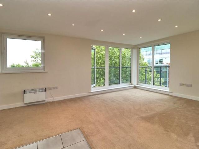 Victoria Way, Woking, Surrey, GU21