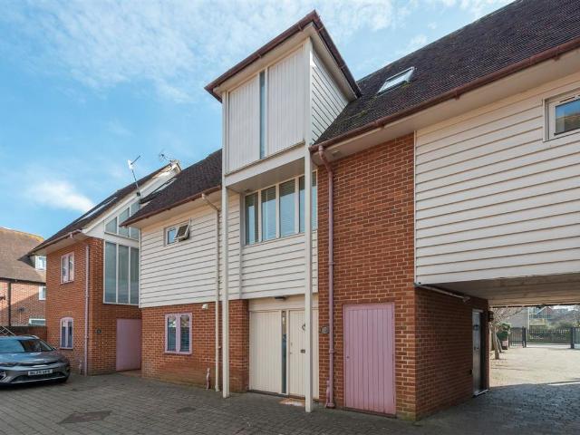 Victoria Yard, Victoria Row, Canterbury CT1, 2 bed terraced house to rent, £1,250 pcm | PrimeLocation