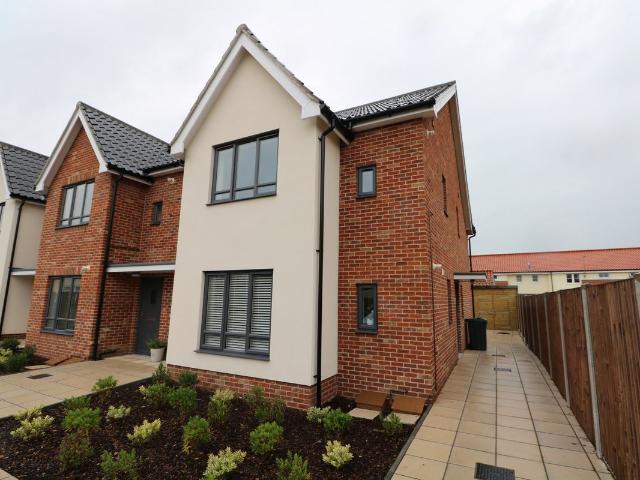 Victoria Apartments, Diss IP22, 2 bed maisonette to rent, £800 pcm | PrimeLocation
