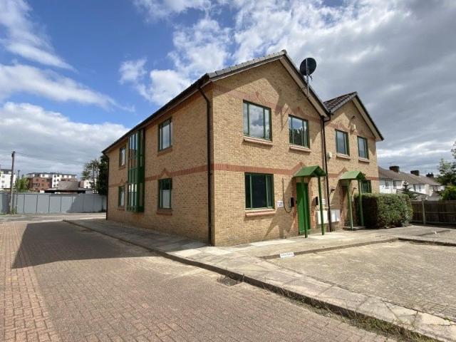 Victoria Avenue, Camberley GU15, 1 bed flat to rent, £1,200 pcm | PrimeLocation