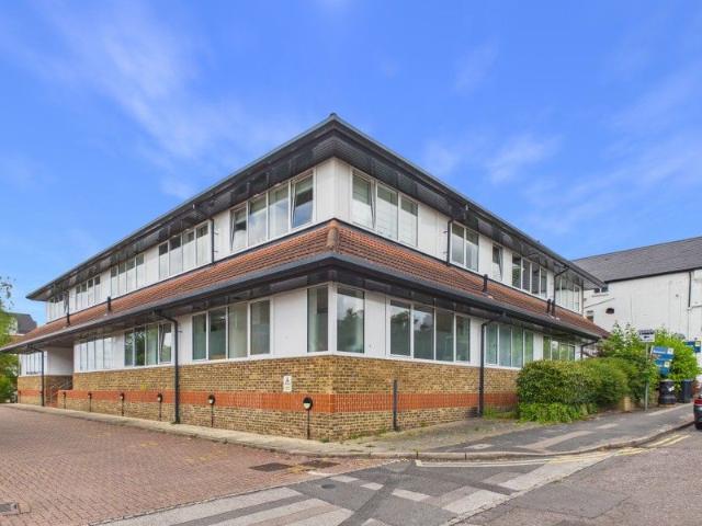 Victoria Avenue, Camberley GU15, 1 bed flat to rent, £1,225 pcm | PrimeLocation
