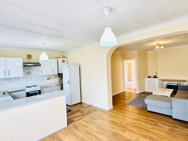 Victoria Avenue, Grays RM16, 2 bed semi detached house to rent, £1,700 pcm | PrimeLocation