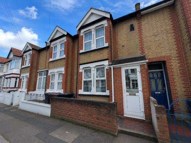 Victoria Avenue, Hounslow, Greater London TW3, 3 bed terraced house to rent, £2,400 pcm | PrimeLocation