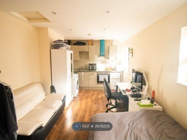 Victoria Avenue, Leicester LE2, Studio to rent, £775 pcm | PrimeLocation