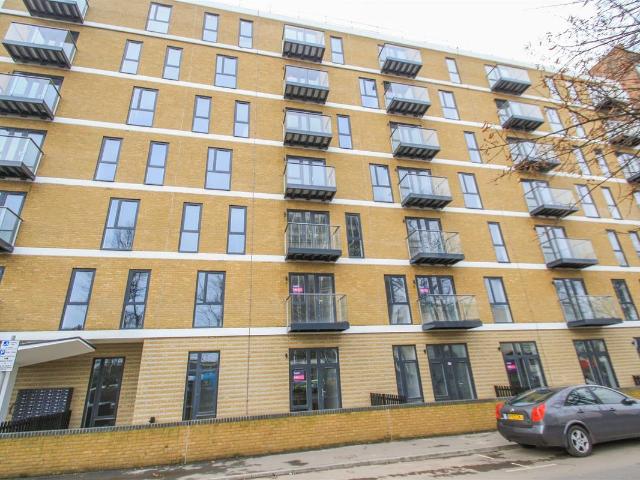 Victoria Avenue, Southend On Sea SS2, 2 bed flat to rent, £1,400 pcm | PrimeLocation