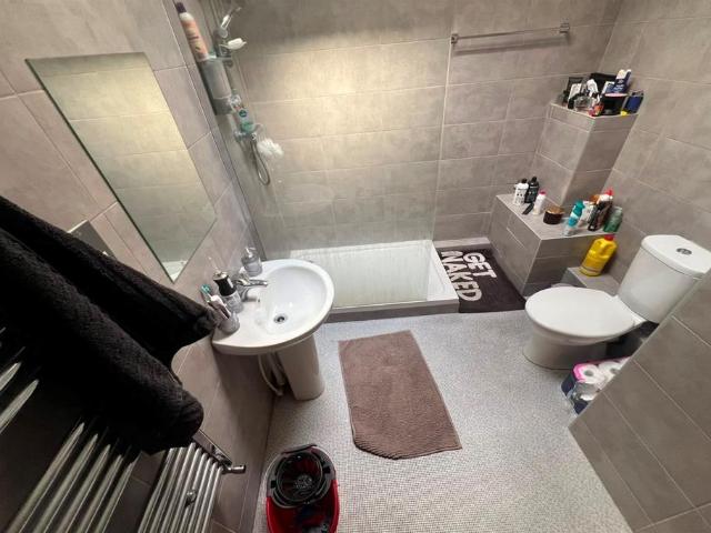 Victoria Avenue, Southend on Sea 1 bed flat to rent £1,000 pcm £231 pw
