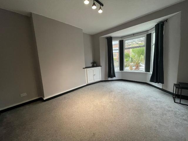 Victoria Avenue, Porthcawl CF36, 2 bed flat to rent, £900 pcm | PrimeLocation