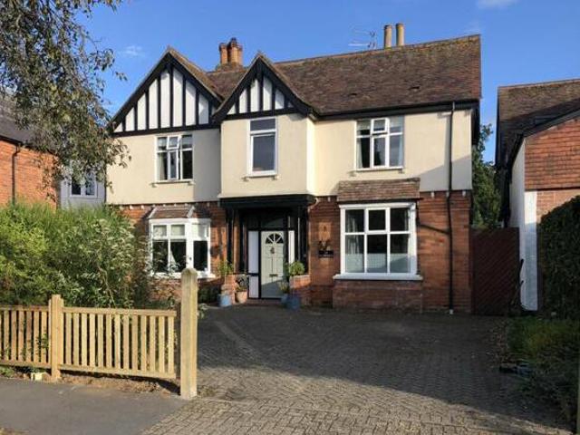 Victoria Avenue, Woodhall Spa, 4 Bedroom Detached
