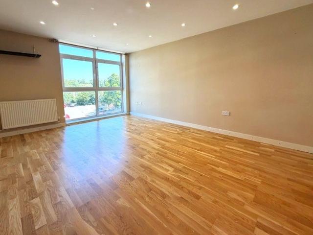 Victoria Avenue, West Molesey, Surrey, KT8