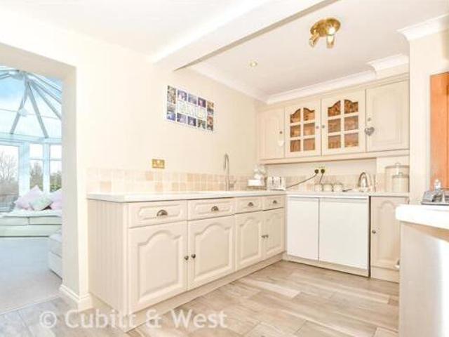 Victoria Avenue, Widley, 4 Bedroom Chalet