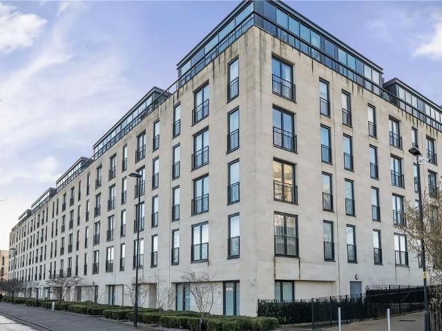 Victoria Bridge Road, Bath, Somerset. 2 bed apartment to rent £1,950 pcm £450 pw