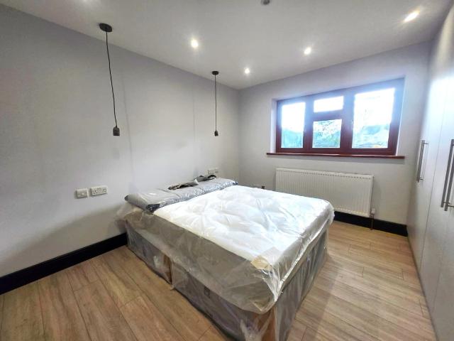 Victoria Court, Green Man Lane, Feltham, Middlesex TW14, 1 bed flat to rent, £950 pcm | PrimeLocation