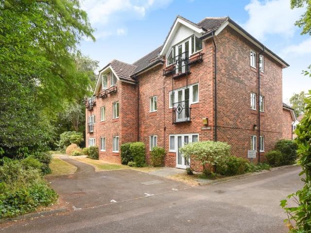 Victoria Court, Headington OX3, 2 bed flat to rent, £1,700 pcm | PrimeLocation
