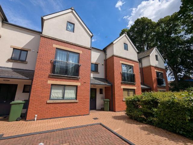 Victoria Court, Hereford HR4, 4 bed terraced house to rent, £1,350 pcm | PrimeLocation