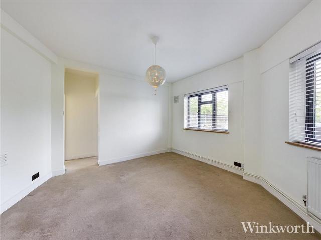 Victoria Court, Kingsbridge Avenue, W3 2 bed apartment to rent £1,900 pcm £438 pw