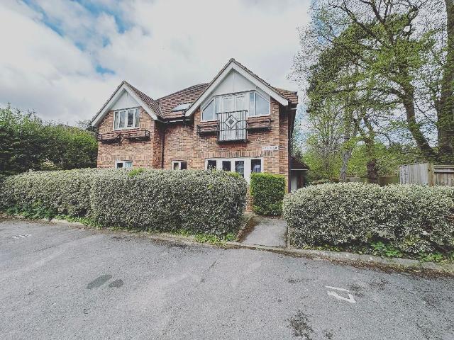 Victoria Court, London Road, Headington, Oxford OX3, 2 bed flat to rent, £1,795 pcm | PrimeLocation