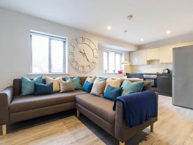 Victoria Court Mews, Leeds LS6 3 bed house to rent £1,794 pcm £414 pw