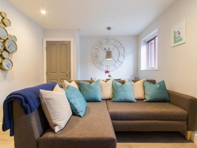 Victoria Court Mews 2 bed house share to rent £1,472 pcm £340 pw