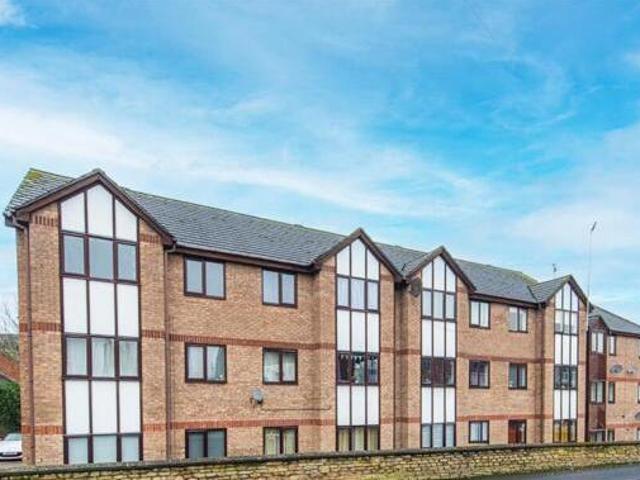 Victoria Court, North Street, 2 Bedroom Flat