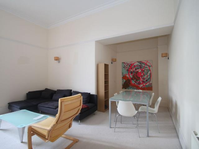Victoria Court, Redhill RH1, 1 bed flat to rent, £1,600 pcm | PrimeLocation