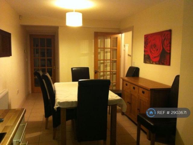 Victoria Cresent, Manchester, M30 2 bed detached house to rent £1,295 pcm £299 pw