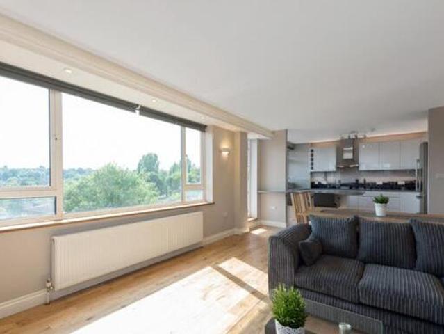 Victoria Drive, Wimbledon, 3 Bedroom Apartment
