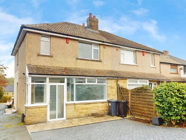Victoria Drive, Northowram, Halifax HX3, 3 bed semi detached house to rent, £1,250 pcm | PrimeLocation