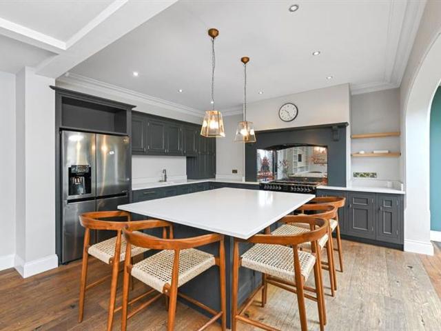 Victoria Embankment, Nottingham NG2, 5 bed detached house to rent, £3,500 pcm | PrimeLocation