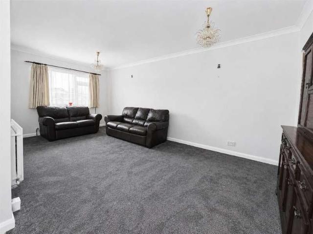 Victoria Gardens, Hounslow, TW5