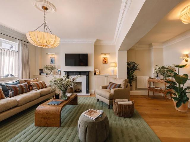 Victoria Grove Mews, Notting Hill, W2 3 bed mews to rent £10,998 pcm £2,538 pw