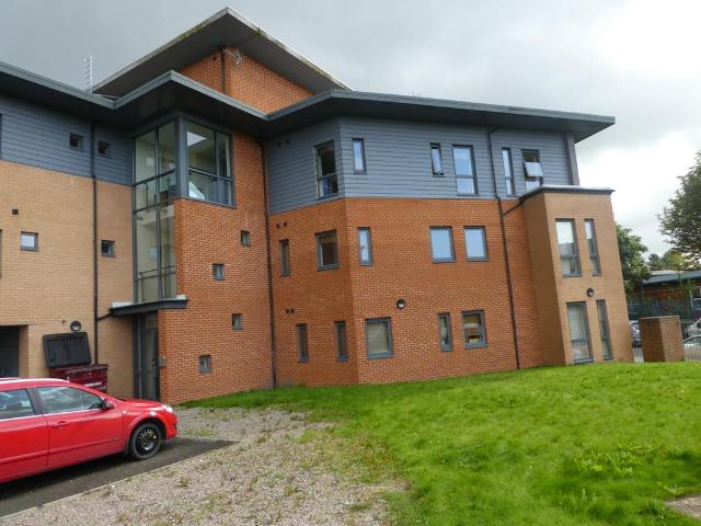 Victoria Groves, Gove Village 3 bed apartment to rent £2,210 pcm £510 pw