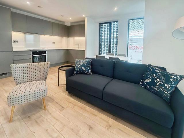 Victoria House, Great Ancoats Street. 2 bed apartment to rent £1,800 pcm £415 pw