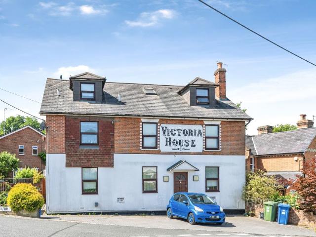 Victoria House, High Street, Sandhurst GU47, 2 bed flat to rent, £1,385 pcm | PrimeLocation