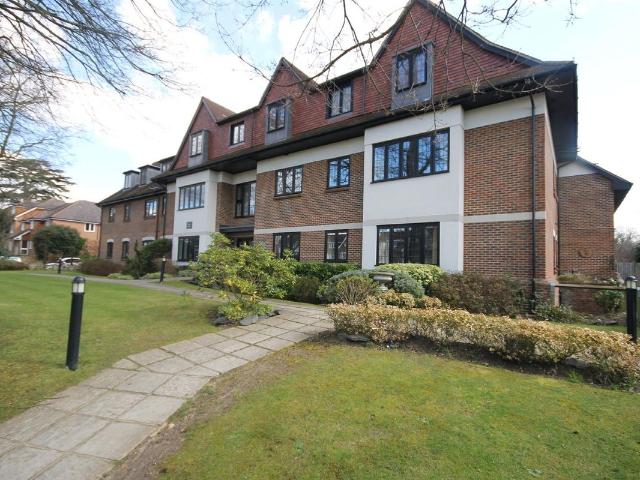 Victoria House, Leatherhead KT22, 2 bed flat to rent, £1,650 pcm | PrimeLocation