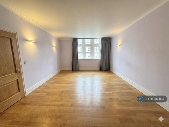 Victoria House, London, EC4Y 2 bed flat to rent £3,850 pcm £888 pw