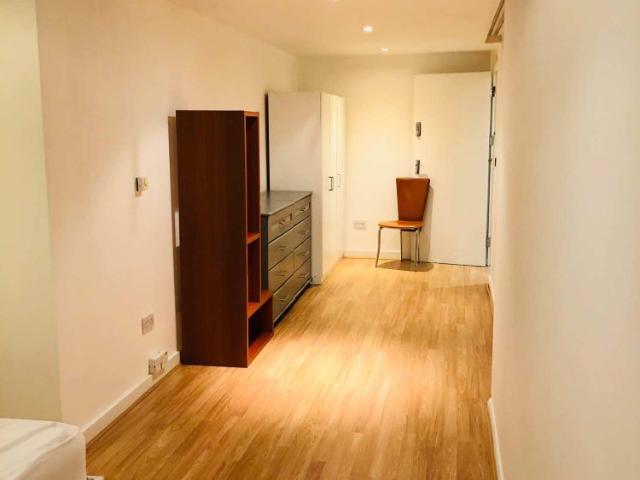 Victoria Mills Room 1