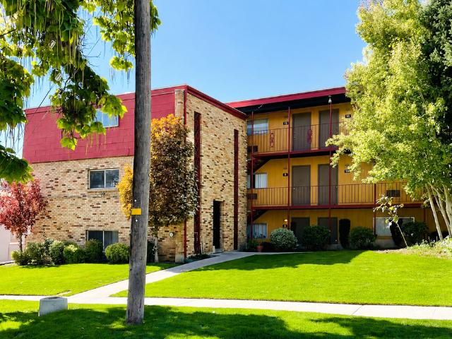 Victoria On C Street Apartments