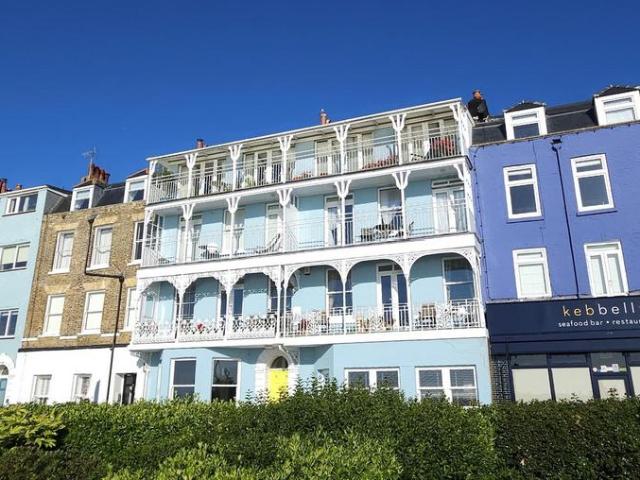 Victoria Parade, Broadstairs 3 bed apartment to rent £1,800 pcm £415 pw