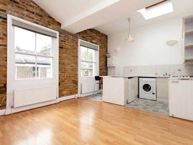 Victoria Park Road, London E9, 1 bed flat to rent, £2,100 pcm | PrimeLocation