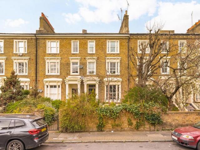 Victoria Park Road, London E9 1 bed flat to rent £2,300 pcm £531 pw
