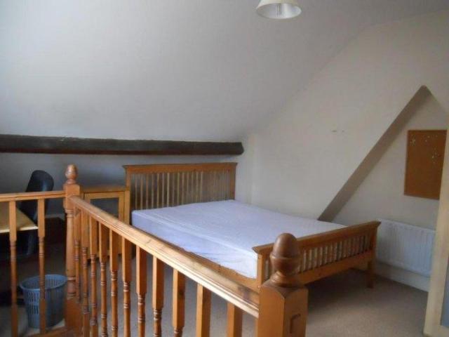 Victoria Place 4 bed house share to rent £2,924 pcm £675 pw