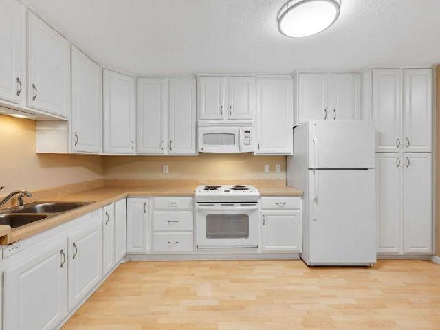 Victoria Place Apartments 1 Bedroom Apartment for Rent at 2250 Victoria St N, Roseville, MN 55113 Roseville
