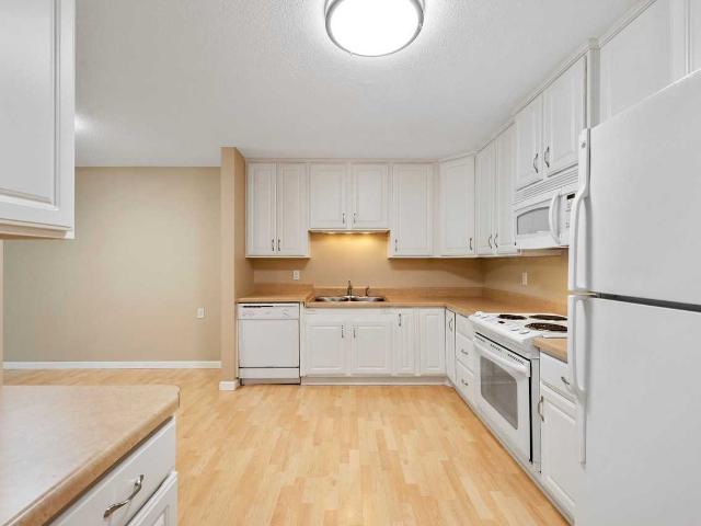 Victoria Place Apartments 2 Bedroom Apartment for Rent at 2250 Victoria St N, Roseville, MN 55113 Roseville